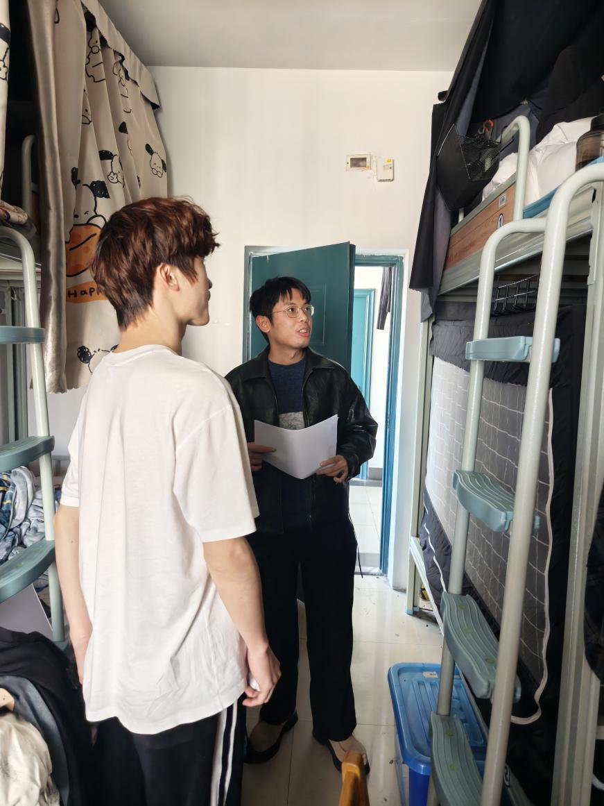 安全“大体检” 护航“平安假”——计算机与人工智能学院开展假前宿舍安全检查-计算机与人工智能学院